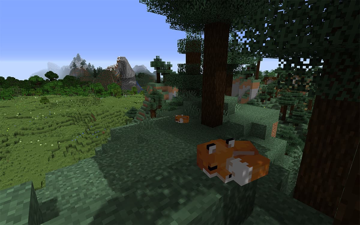 How to Tame a Fox in Minecraft | 12tails | 12tails